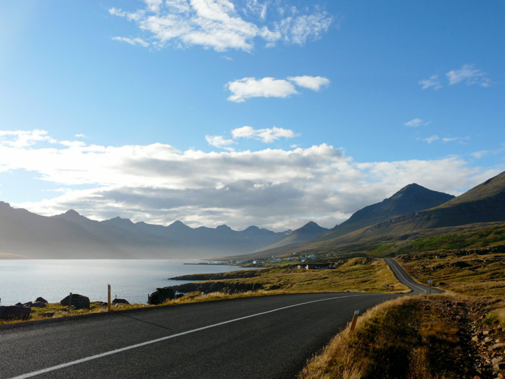 À Propos - Au bout de la route